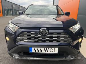 Toyota RAV4 2020 in Kuressaare, with an engine capacity of 2.00 L and mileage of 168 thousand km for 21290 €, photo 3 on AUTOMOTO.COM.LV
