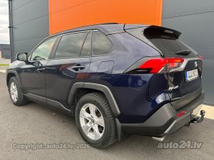 Toyota RAV4 2020 in Kuressaare, with an engine capacity of 2.00 L and mileage of 168 thousand km for 21290 €, photo 5 on AUTOMOTO.COM.LV