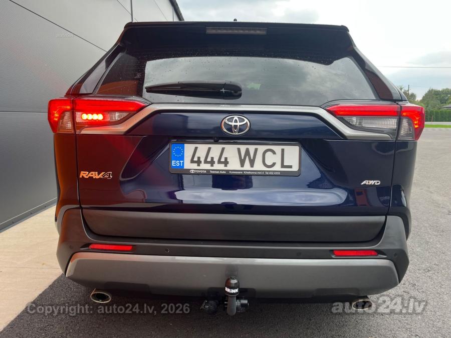 Toyota RAV4 2020 in Kuressaare, with an engine capacity of 2.00 L and mileage of 168 thousand km for 21290 €, photo 6 on AUTOMOTO.COM.LV