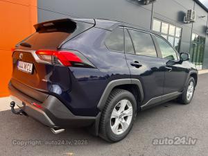 Toyota RAV4 2020 in Kuressaare, with an engine capacity of 2.00 L and mileage of 168 thousand km for 21290 €, photo 7 on AUTOMOTO.COM.LV
