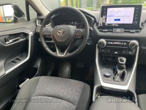 Toyota RAV4 2020 in Kuressaare, with an engine capacity of 2.00 L and mileage of 168 thousand km for 21290 €, photo 11 on AUTOMOTO.COM.LV