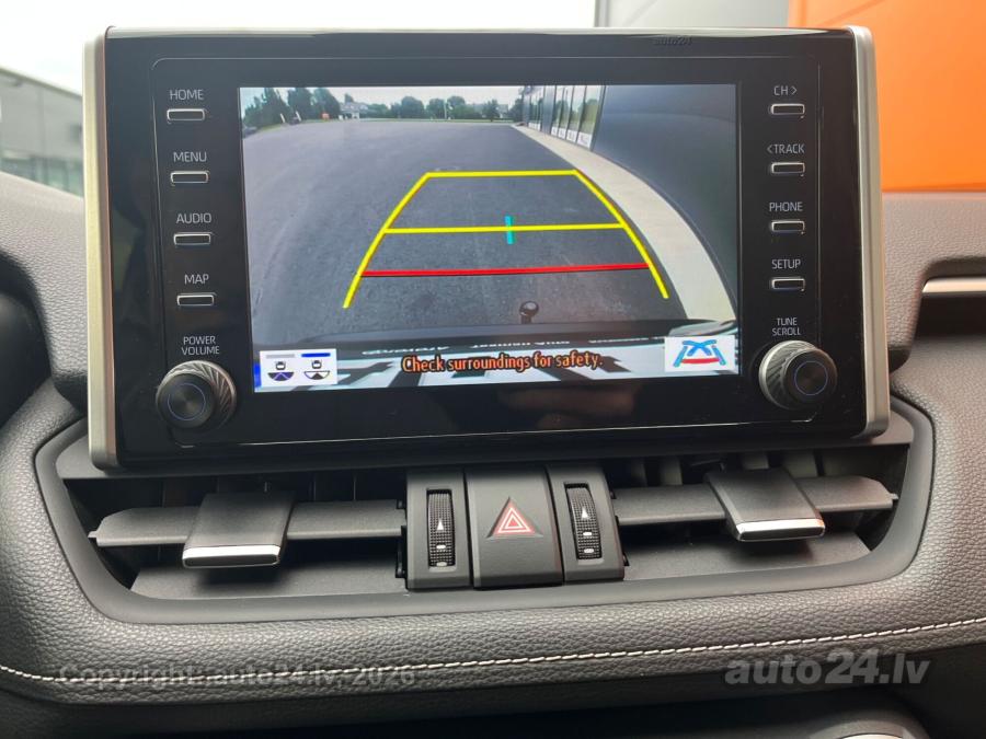Toyota RAV4 2020 in Kuressaare, with an engine capacity of 2.00 L and mileage of 168 thousand km for 21290 €, photo 15 on AUTOMOTO.COM.LV