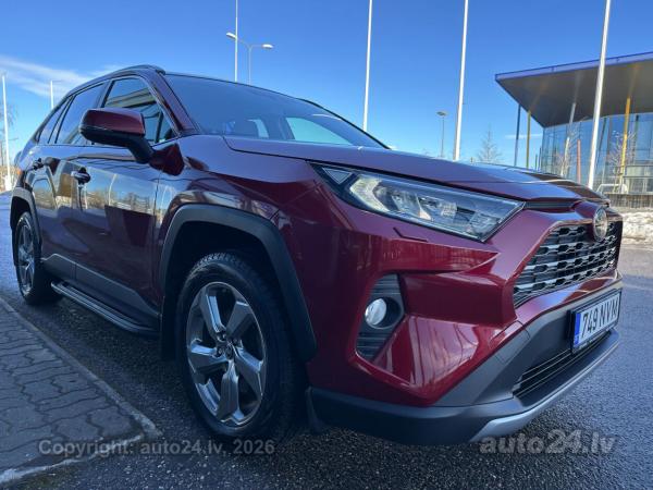 Toyota RAV4 2021 in Tallinn, with an engine capacity of 2.00 L and mileage of 46 thousand km for 25990 €, photo 5 on AUTOMOTO.COM.LV