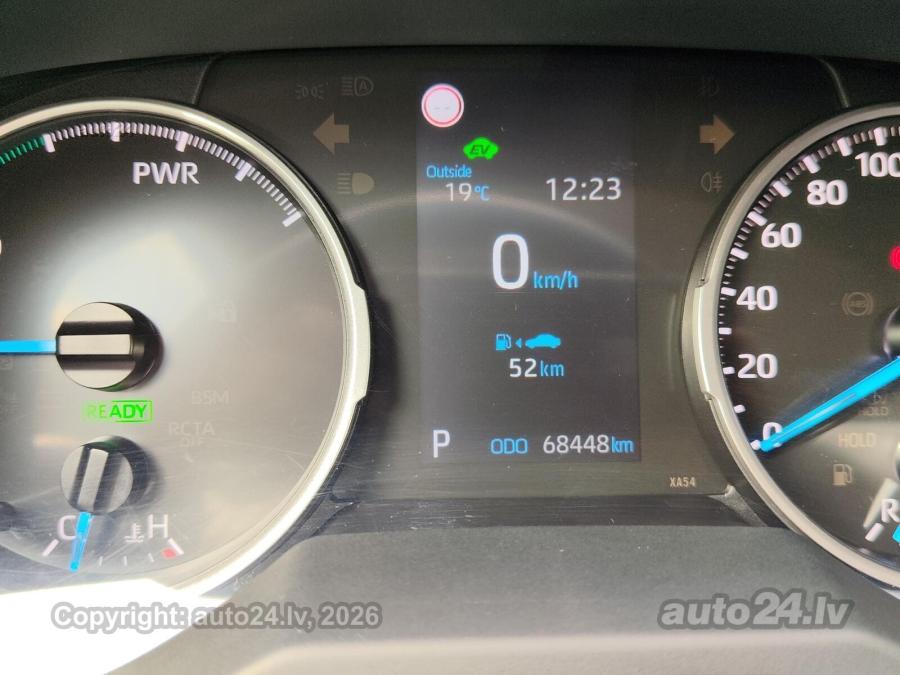 Toyota RAV4 2021 in Tallinn, with an engine capacity of 2.49 L and mileage of 68 thousand km for 26995 €, photo 14 on AUTOMOTO.COM.LV