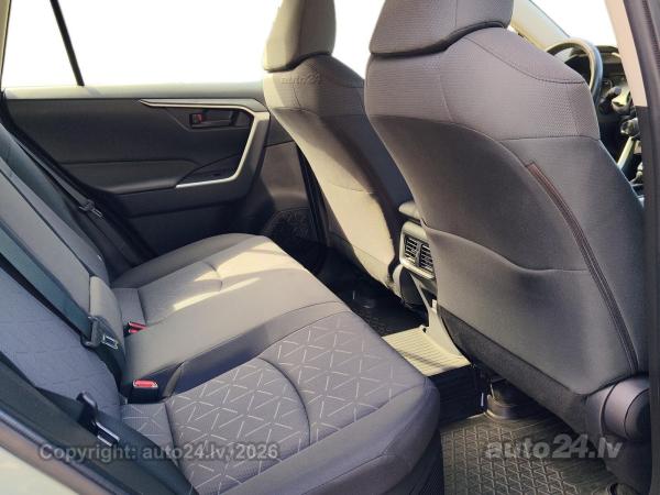 Тойота РАВ 4 2021 в Таллин, объемом двигателя 2.49 л и пробегом 60 тыс. км за 27495 €, фото 7 на AUTOMOTO.COM.LV