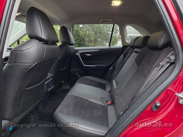Toyota RAV4 2022 in Paide, with an engine capacity of 2.50 L and mileage of 39 thousand km for 31000 €, photo 11 on AUTOMOTO.COM.LV