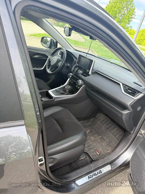Toyota RAV4 2022 Tallina, ar dzinēja tilpumu 2.00 L un nobraukumu 37 tūkst. km par 29500 €, foto 5 vietnē AUTOMOTO.COM.LV