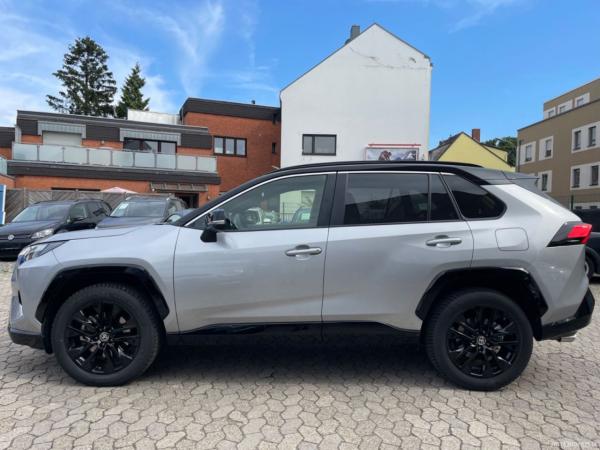 Toyota RAV4 2023 in Vilnius, with an engine capacity of 2.49 L and mileage of 25 thousand km for 21990 €, photo 4 on AUTOMOTO.COM.LV