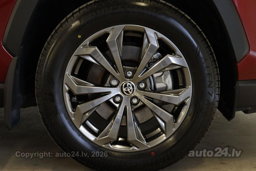 Toyota RAV4 2025 in Tallinn, with an engine capacity of 2.49 L and mileage of 10 thousand km for 38900 €, photo 16 on AUTOMOTO.COM.LV