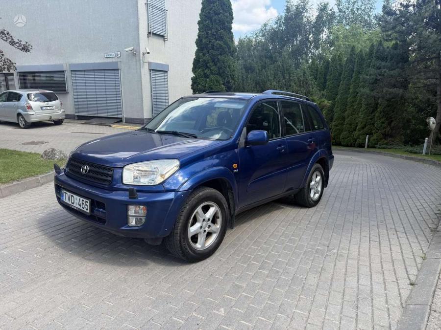 Violets Toyota RAV4 2002 Viļņa, ar dzinēja tilpumu 2.00 L un nobraukumu 200 tūkst. km par 2300 €, foto 1 vietnē AUTOMOTO.COM.LV