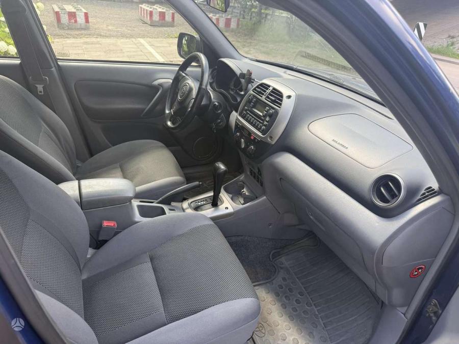 Violets Toyota RAV4 2002 Viļņa, ar dzinēja tilpumu 2.00 L un nobraukumu 200 tūkst. km par 2300 €, foto 10 vietnē AUTOMOTO.COM.LV