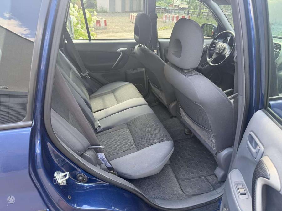 Violets Toyota RAV4 2002 Viļņa, ar dzinēja tilpumu 2.00 L un nobraukumu 200 tūkst. km par 2300 €, foto 11 vietnē AUTOMOTO.COM.LV