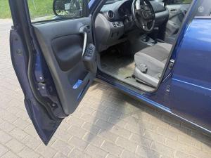 Violets Toyota RAV4 2002 Viļņa, ar dzinēja tilpumu 2.00 L un nobraukumu 200 tūkst. km par 2300 €, foto 13 vietnē AUTOMOTO.COM.LV
