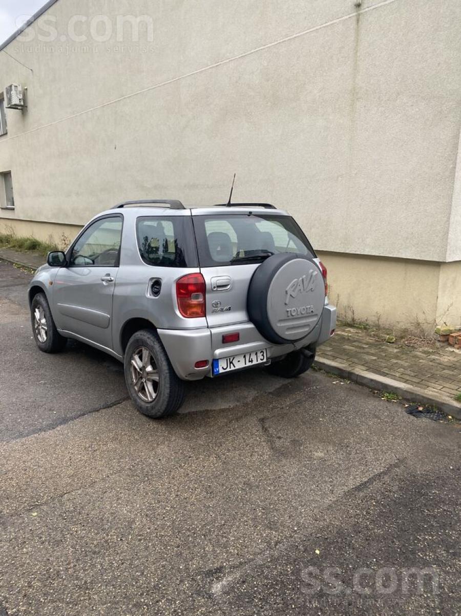 Balts Toyota RAV4 2000 Rīga, ar dzinēja tilpumu 2.00 L un nobraukumu 140 tūkst. km par 2500 €, foto 1 vietnē AUTOMOTO.COM.LV