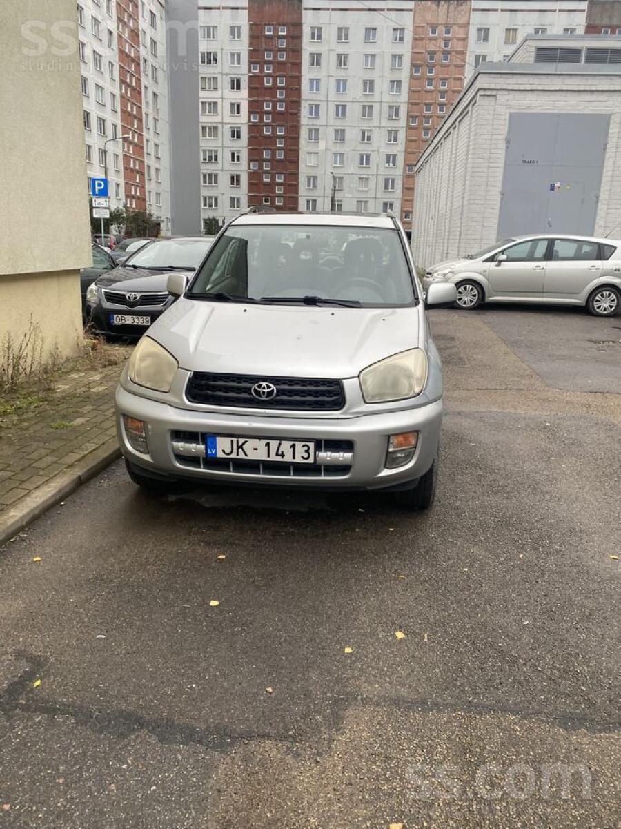 Balts Toyota RAV4 2000 Rīga, ar dzinēja tilpumu 2.00 L un nobraukumu 140 tūkst. km par 2500 €, foto 3 vietnē AUTOMOTO.COM.LV