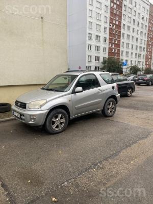 Balts Toyota RAV4 2000 Rīga, ar dzinēja tilpumu 2.00 L un nobraukumu 140 tūkst. km par 2500 €, foto 4 vietnē AUTOMOTO.COM.LV