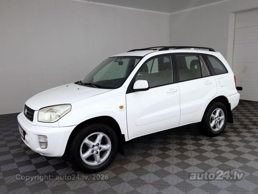 White Toyota RAV4 2002 in Tallinn, with an engine capacity of 2.00 L and mileage of 287 thousand km for 1699 €, photo 3 on AUTOMOTO.COM.LV