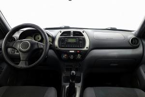 White Toyota RAV4 2002 in Tallinn, with an engine capacity of 2.00 L and mileage of 287 thousand km for 1399 €, photo 6 on AUTOMOTO.COM.LV