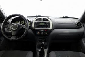 White Toyota RAV4 2002 in Tallinn, with an engine capacity of 2.00 L and mileage of 287 thousand km for 1399 €, photo 13 on AUTOMOTO.COM.LV