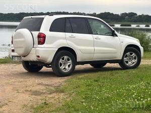 Balts Toyota RAV4 2005 Liepāja, ar dzinēja tilpumu 2.00 L un nobraukumu 264 tūkst. km par 1500 €, foto 3 vietnē AUTOMOTO.COM.LV