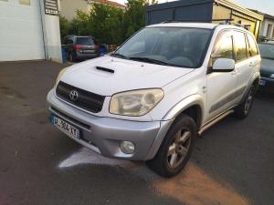 White Toyota RAV4 2005 in Taurage, with an engine capacity of 2.00 L and mileage of 245 thousand km for 2500 €, photo  on AUTOMOTO.COM.LV