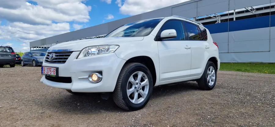 Balts Toyota RAV4 2008 Daugavpils, ar dzinēja tilpumu 2.20 L un nobraukumu 222 tūkst. km par 5750 €, foto 1 vietnē AUTOMOTO.COM.LV