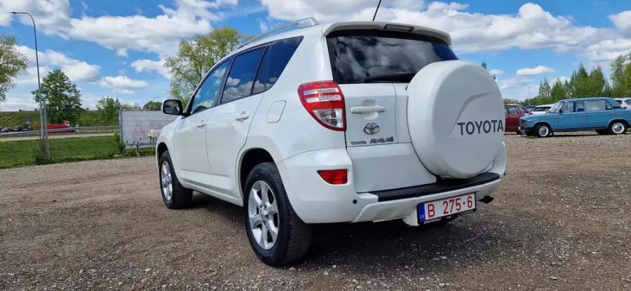 Balts Toyota RAV4 2008 Daugavpils, ar dzinēja tilpumu 2.20 L un nobraukumu 222 tūkst. km par 5750 €, foto 4 vietnē AUTOMOTO.COM.LV