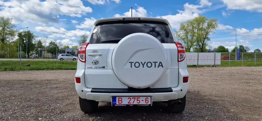 Balts Toyota RAV4 2008 Daugavpils, ar dzinēja tilpumu 2.20 L un nobraukumu 222 tūkst. km par 5750 €, foto 5 vietnē AUTOMOTO.COM.LV