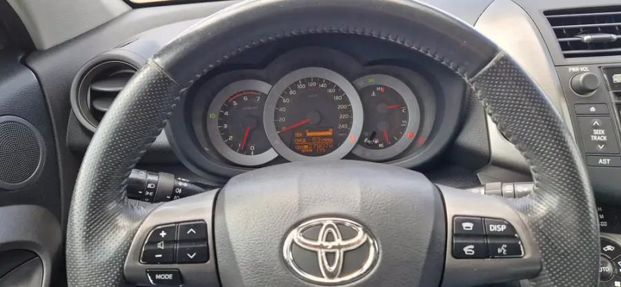 Balts Toyota RAV4 2008 Daugavpils, ar dzinēja tilpumu 2.20 L un nobraukumu 222 tūkst. km par 5750 €, foto 12 vietnē AUTOMOTO.COM.LV