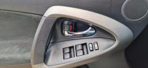 Balts Toyota RAV4 2008 Daugavpils, ar dzinēja tilpumu 2.20 L un nobraukumu 222 tūkst. km par 5750 €, foto 17 vietnē AUTOMOTO.COM.LV