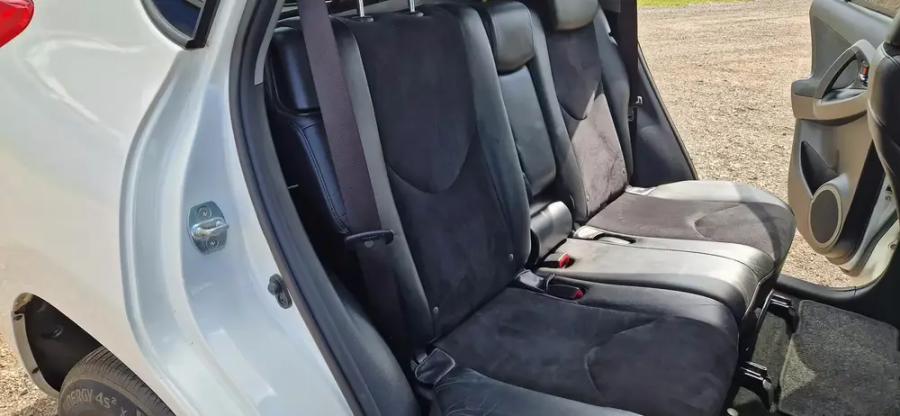 Balts Toyota RAV4 2008 Daugavpils, ar dzinēja tilpumu 2.20 L un nobraukumu 222 tūkst. km par 5750 €, foto 21 vietnē AUTOMOTO.COM.LV