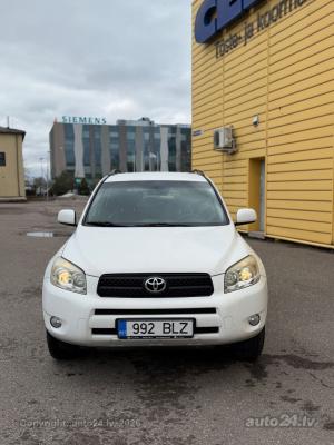 Balts Toyota RAV4 2009 Tallina, ar dzinēja tilpumu 2.20 L un nobraukumu 216 tūkst. km par 4999 €, foto 4 vietnē AUTOMOTO.COM.LV