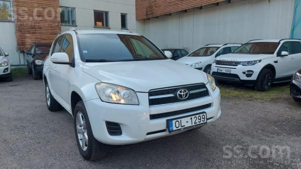 Balts Toyota RAV4 2009 Daugavpils, ar dzinēja tilpumu 2.20 L un nobraukumu 0 tūkst. km par 5350 €, foto 6 vietnē AUTOMOTO.COM.LV