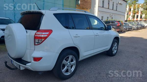 Balts Toyota RAV4 2009 Daugavpils, ar dzinēja tilpumu 2.20 L un nobraukumu 0 tūkst. km par 5350 €, foto 7 vietnē AUTOMOTO.COM.LV