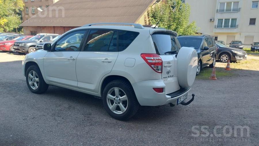 Balts Toyota RAV4 2009 Daugavpils, ar dzinēja tilpumu 2.20 L un nobraukumu 0 tūkst. km par 5350 €, foto 12 vietnē AUTOMOTO.COM.LV