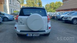 Balts Toyota RAV4 2009 Daugavpils, ar dzinēja tilpumu 2.20 L un nobraukumu 0 tūkst. km par 5350 €, foto 13 vietnē AUTOMOTO.COM.LV