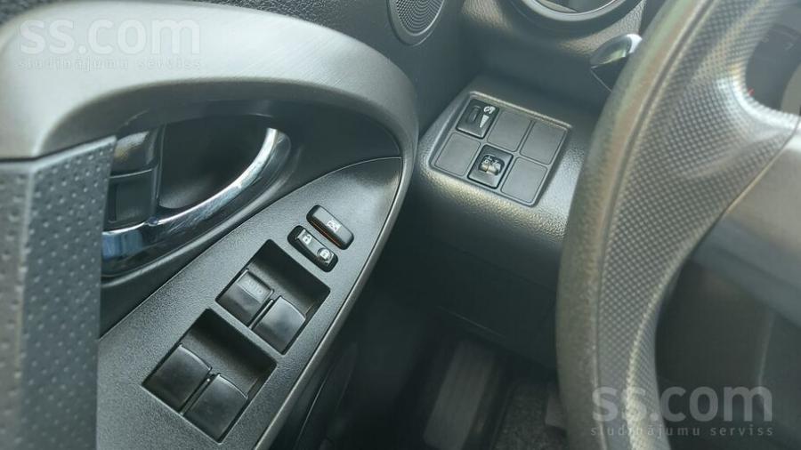 Balts Toyota RAV4 2009 Daugavpils, ar dzinēja tilpumu 2.20 L un nobraukumu 0 tūkst. km par 5350 €, foto 15 vietnē AUTOMOTO.COM.LV