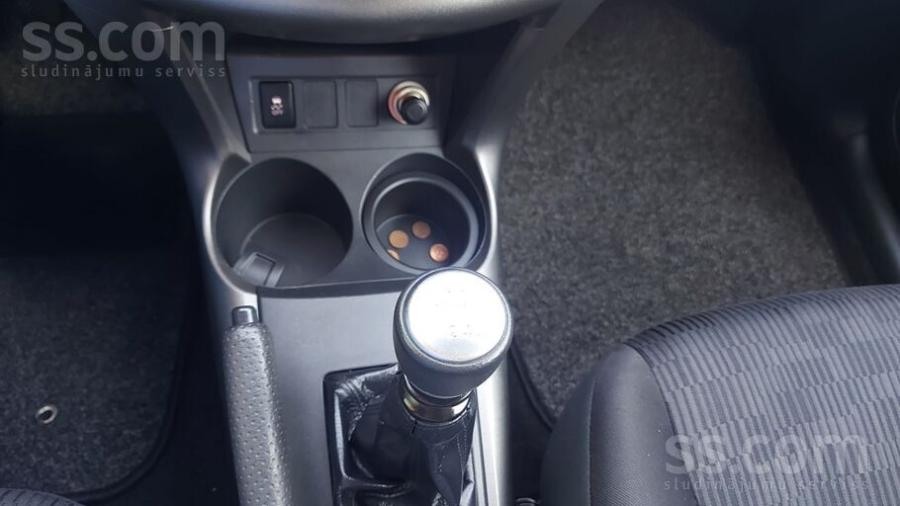 Balts Toyota RAV4 2009 Daugavpils, ar dzinēja tilpumu 2.20 L un nobraukumu 0 tūkst. km par 5350 €, foto 19 vietnē AUTOMOTO.COM.LV