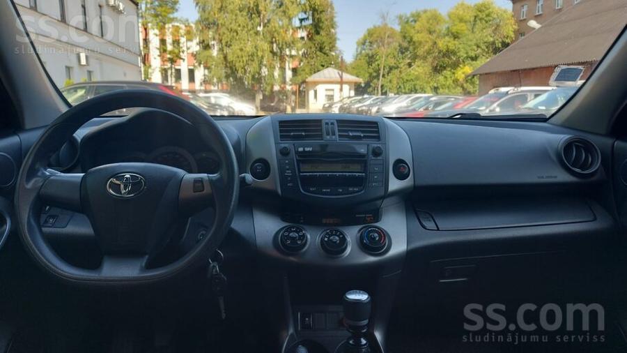 Balts Toyota RAV4 2009 Daugavpils, ar dzinēja tilpumu 2.20 L un nobraukumu 0 tūkst. km par 5350 €, foto 22 vietnē AUTOMOTO.COM.LV