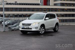 Balts Toyota RAV4 2010 Rīga, ar dzinēja tilpumu 2.20 L un nobraukumu 244 tūkst. km par 6880 €, foto 3 vietnē AUTOMOTO.COM.LV