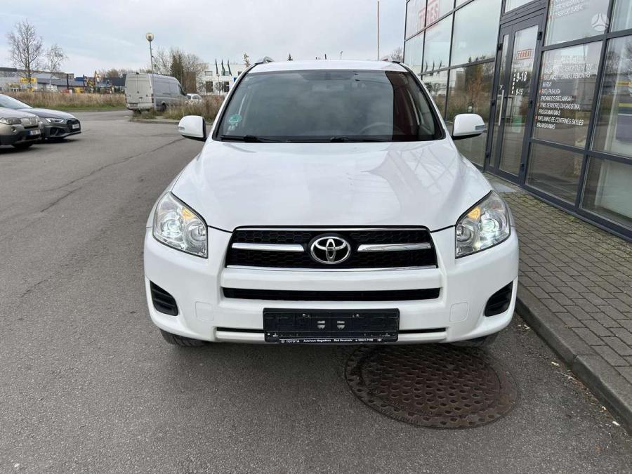 Balts Toyota RAV4 2010 Klaipėda, ar dzinēja tilpumu 2.23 L un nobraukumu 269 tūkst. km par 7900 €, foto 3 vietnē AUTOMOTO.COM.LV