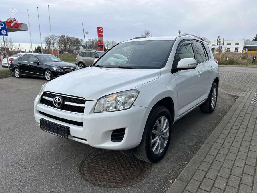 Balts Toyota RAV4 2010 Klaipėda, ar dzinēja tilpumu 2.23 L un nobraukumu 269 tūkst. km par 7900 €, foto 4 vietnē AUTOMOTO.COM.LV
