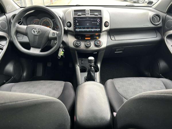 Balts Toyota RAV4 2010 Klaipėda, ar dzinēja tilpumu 2.23 L un nobraukumu 269 tūkst. km par 7900 €, foto 8 vietnē AUTOMOTO.COM.LV
