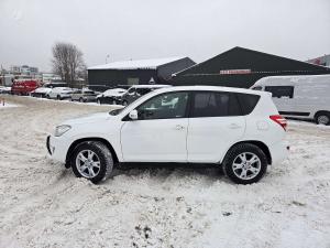 Balts Toyota RAV4 2010 Viļņa, ar dzinēja tilpumu 2.23 L un nobraukumu 180 tūkst. km par 5500 €, foto 4 vietnē AUTOMOTO.COM.LV