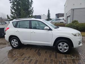 Balts Toyota RAV4 2010 Tartu, ar dzinēja tilpumu 2.20 L un nobraukumu 260 tūkst. km par 6790 €, foto 4 vietnē AUTOMOTO.COM.LV