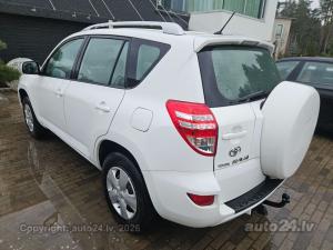 Balts Toyota RAV4 2010 Tartu, ar dzinēja tilpumu 2.20 L un nobraukumu 260 tūkst. km par 6790 €, foto 7 vietnē AUTOMOTO.COM.LV
