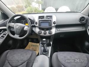 Balts Toyota RAV4 2010 Tartu, ar dzinēja tilpumu 2.20 L un nobraukumu 260 tūkst. km par 6790 €, foto 10 vietnē AUTOMOTO.COM.LV