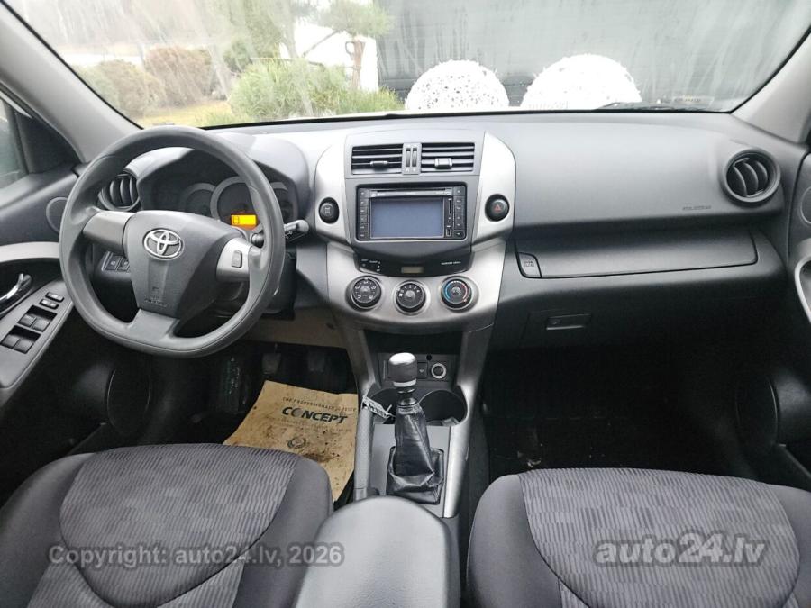 Balts Toyota RAV4 2010 Tartu, ar dzinēja tilpumu 2.20 L un nobraukumu 260 tūkst. km par 6790 €, foto 10 vietnē AUTOMOTO.COM.LV