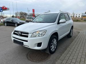 White Toyota RAV4 2010 in Kaunas, with an engine capacity of 2.20 L and mileage of 265 thousand km for 7700 €, photo 6 on AUTOMOTO.COM.LV