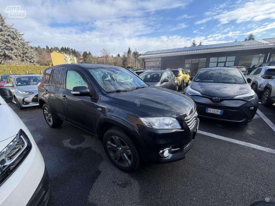 Balts Toyota RAV4 2010 Viļņa, ar dzinēja tilpumu 0.00 L un nobraukumu 122 tūkst. km par 8950 €, foto 4 vietnē AUTOMOTO.COM.LV